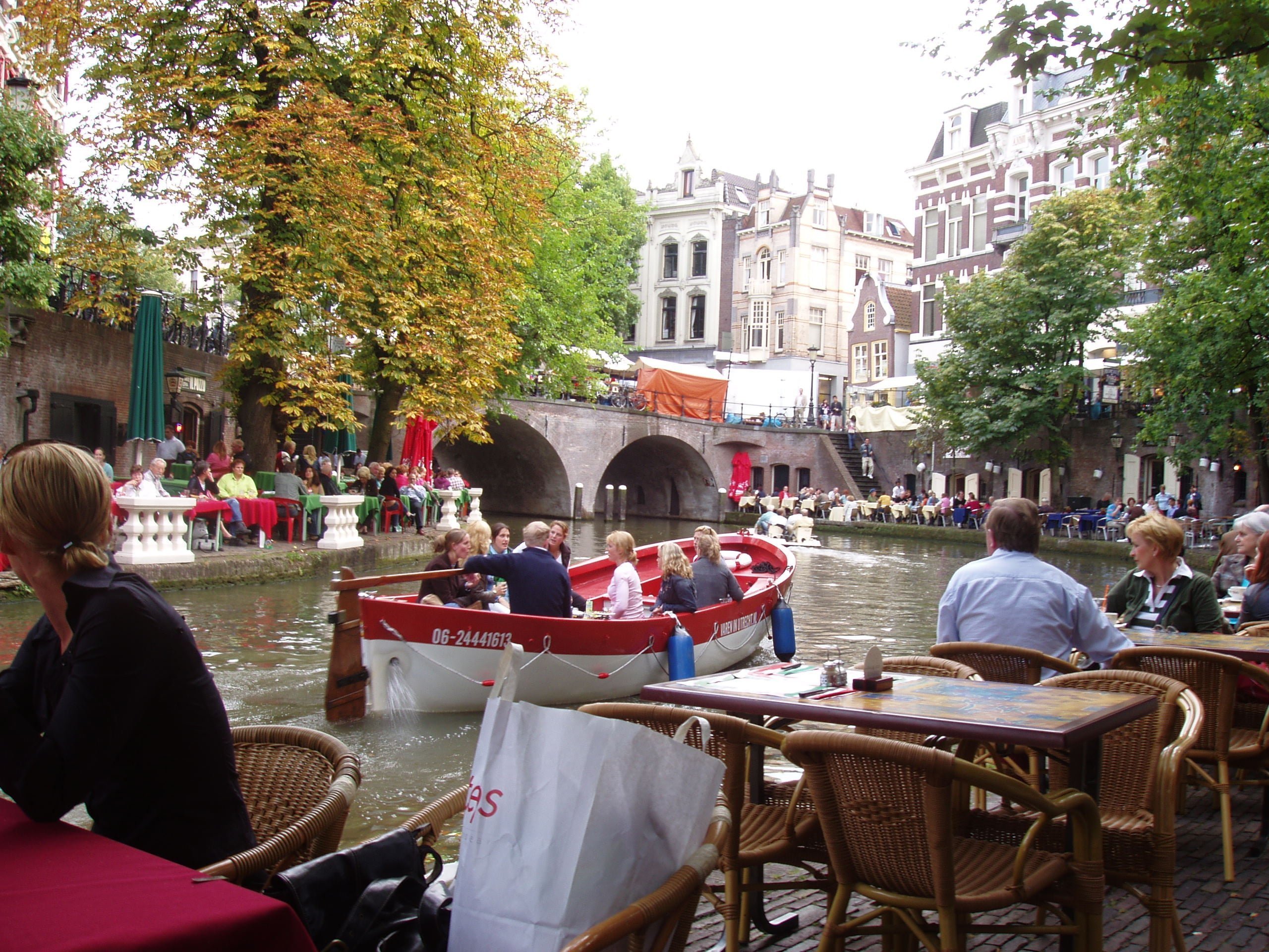 Grachtentocht in een sloep door Utrecht - Varen in Utrecht.nl